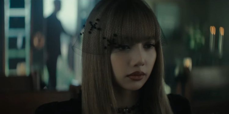 Netizens Think BLACKPINK’s Lisa Is Still Hung Up on Her Ex Despite ...