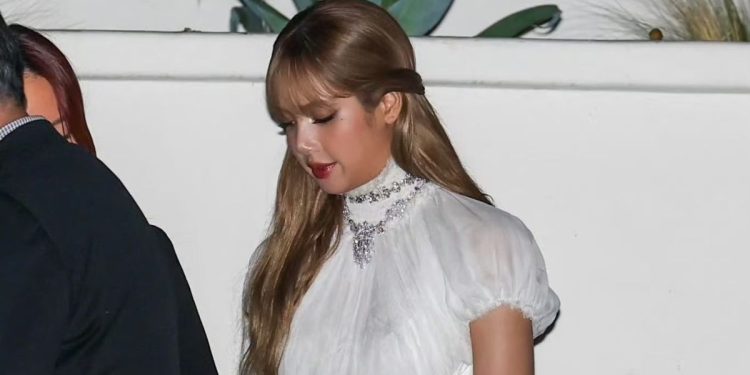 BLACKPINK’s Lisa Shines in Dazzling Mini Dress at Emmys 2025 After ...